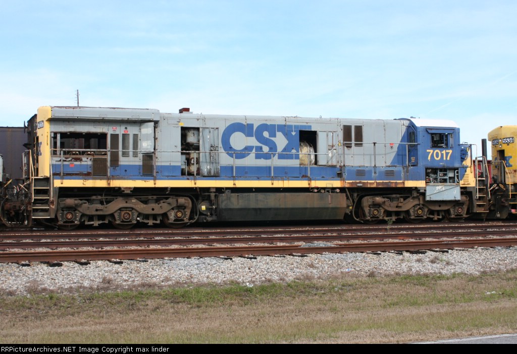 CSX 7017